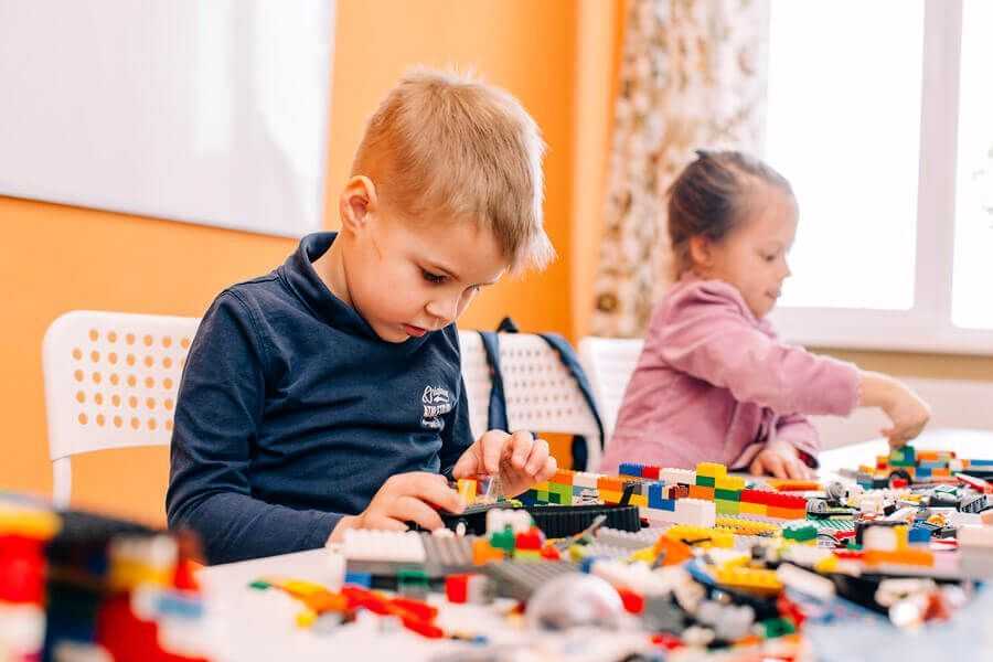 Білгород-Дністровський отримав більше 40 ігрових наборів LEGO Play Box